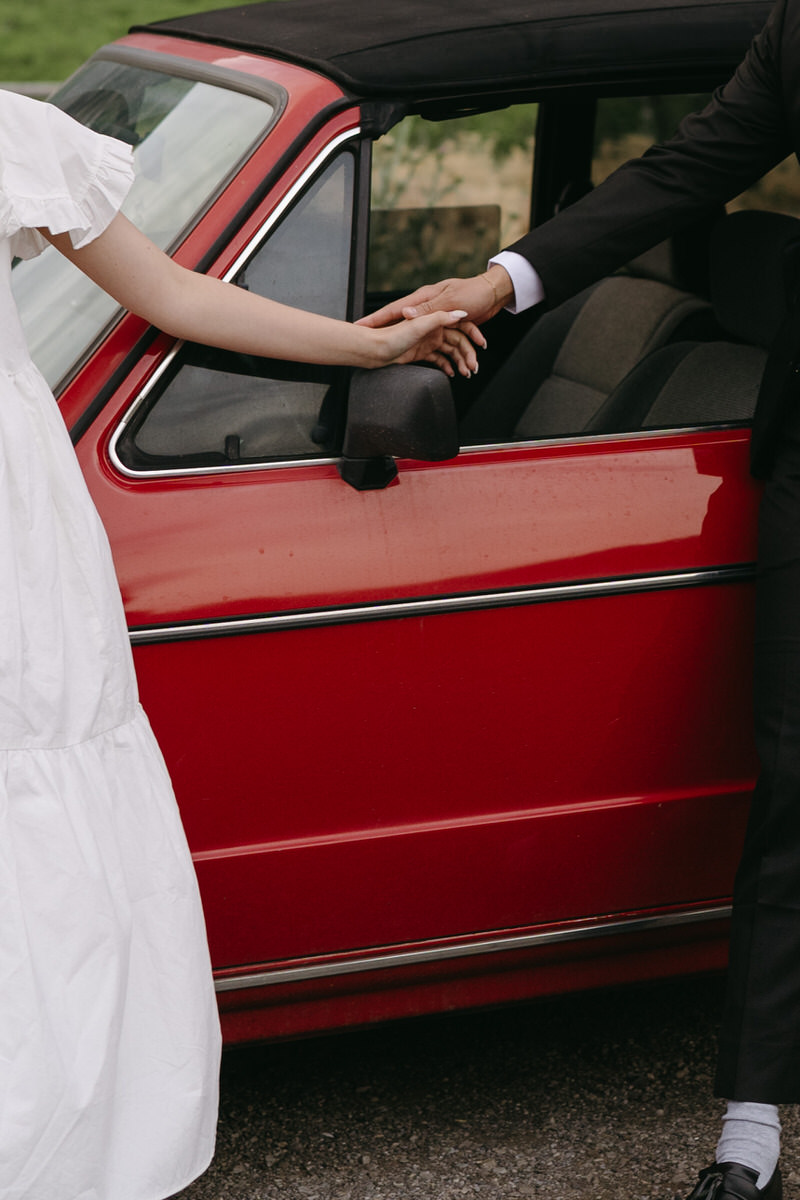 Why Documentary-Style Wedding Photography is Perfect for Modern Brides